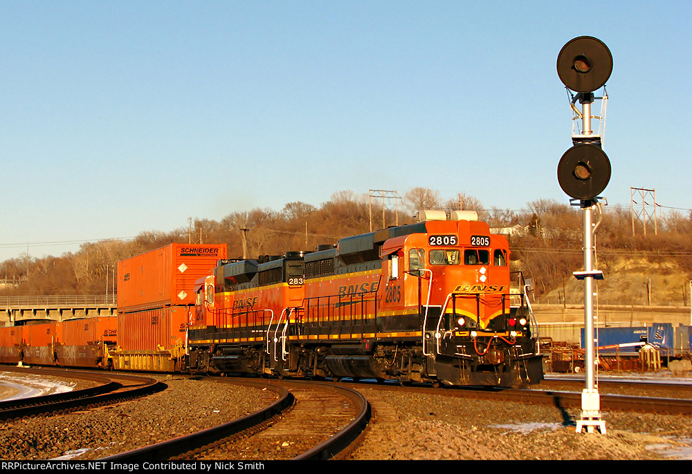 BNSF 2805